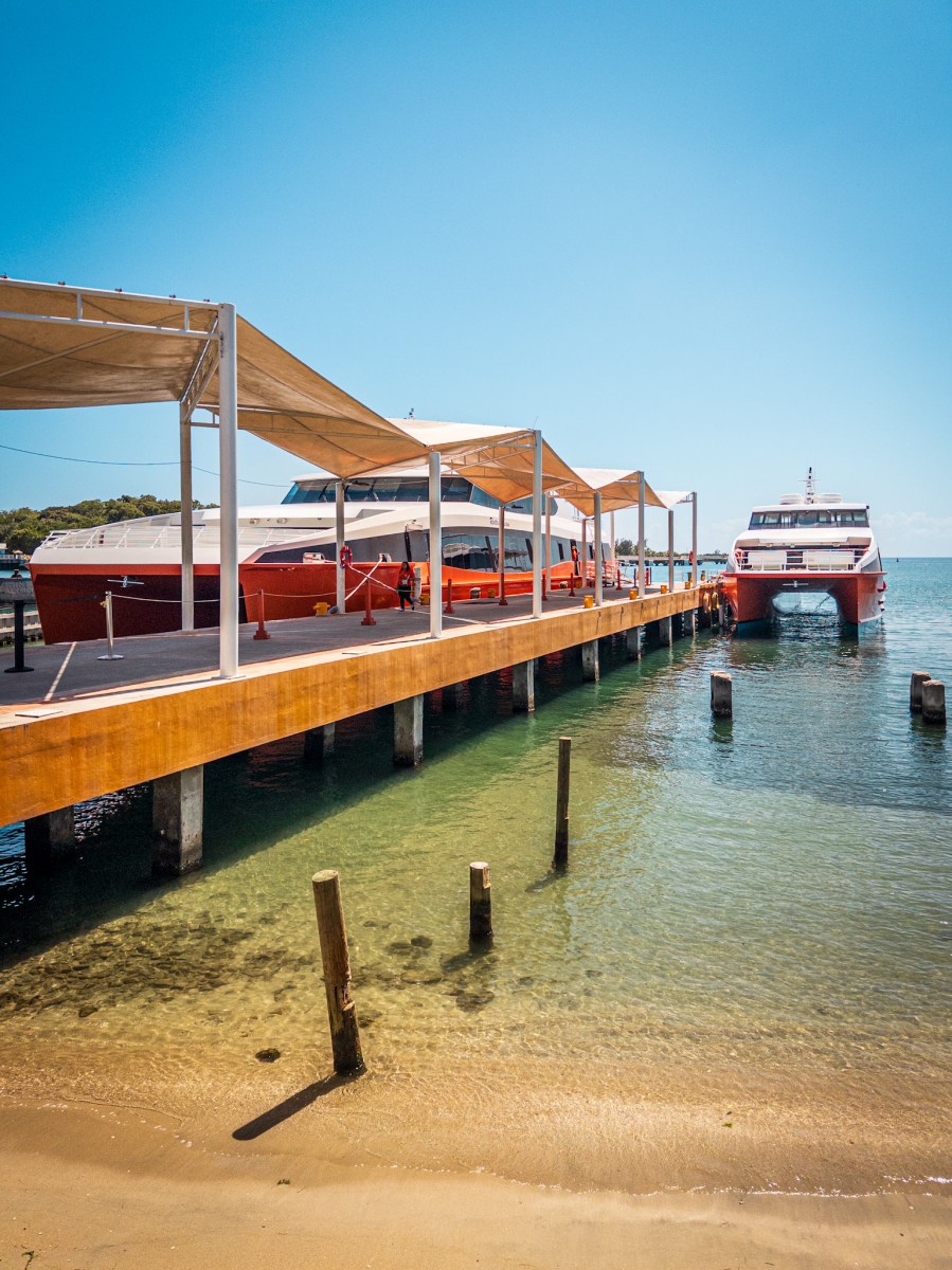 How to take the Dream Ferry from Roatán to Útila – Scuba Duo