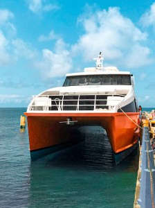 How to take the Dream Ferry from Roatán to Útila – Scuba Duo